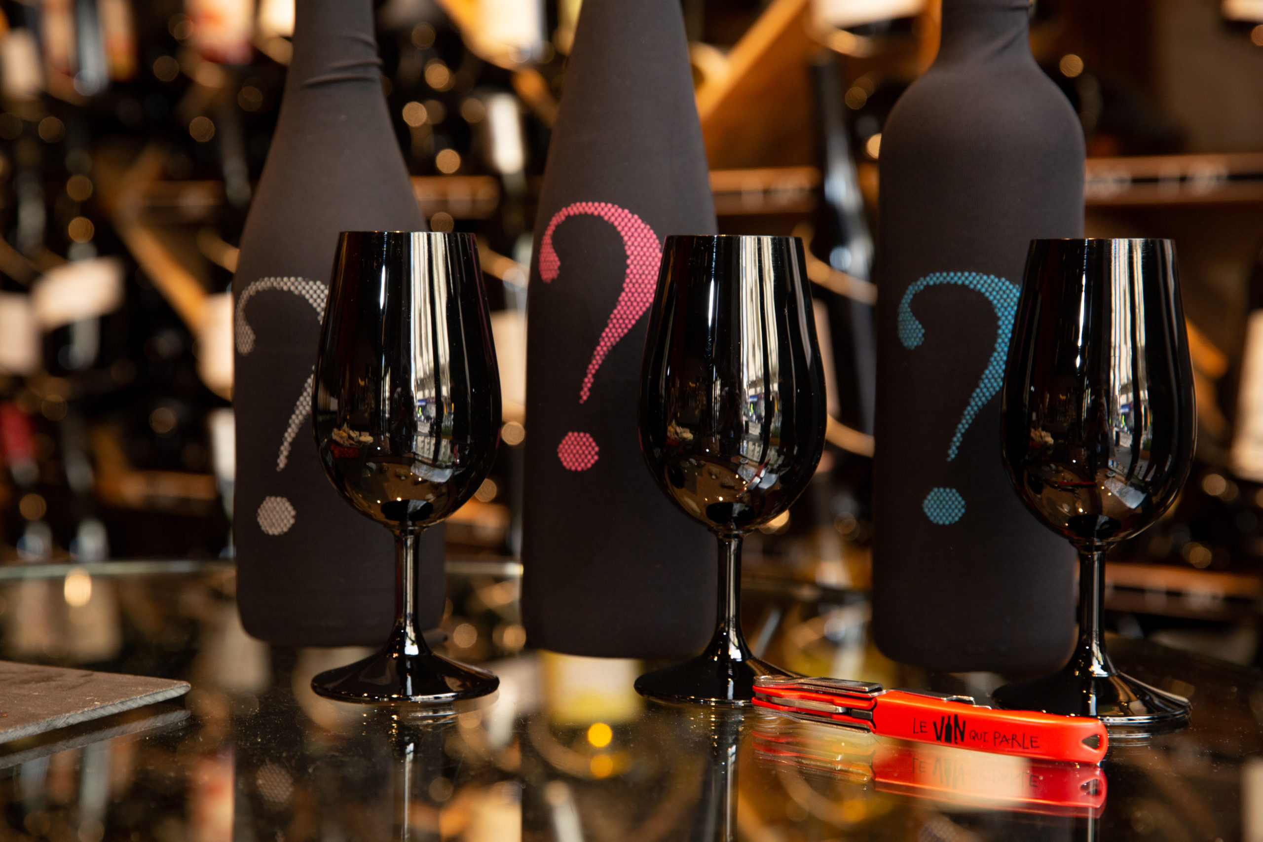 Dégustation en verre noir : Laissez vous surprendre ! - Le Vin Qui ...